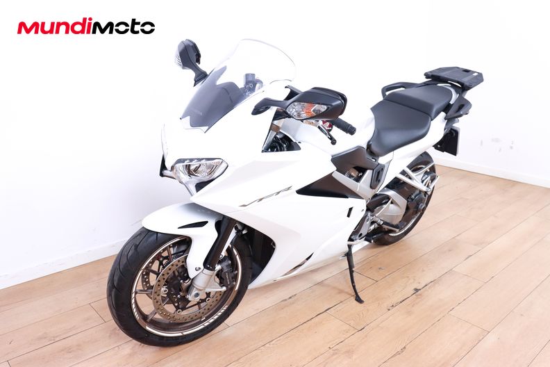 HONDA VFR 800 F ABS - Mundimoto