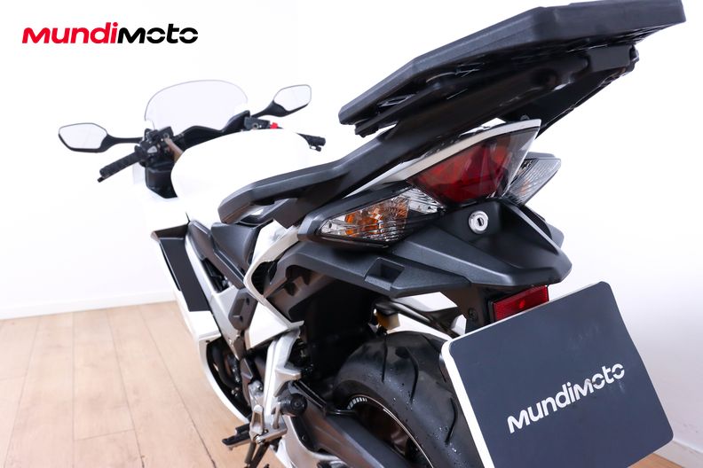 HONDA VFR 800 F ABS - Mundimoto