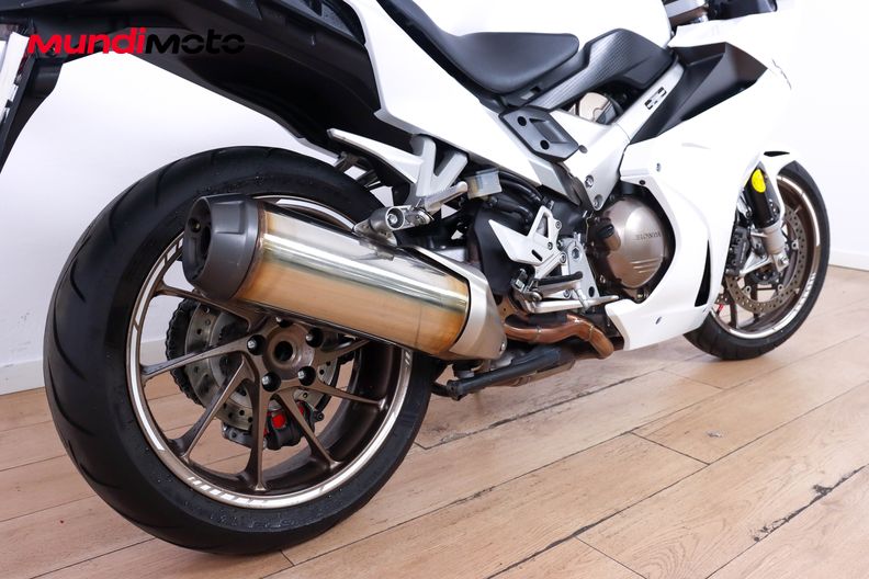 HONDA VFR 800 F ABS - Mundimoto